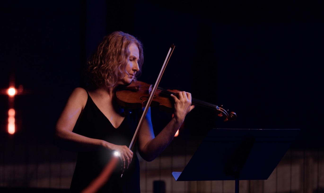 VIDEO PREMIERE: Robert Honstein's 'Middle Ground'